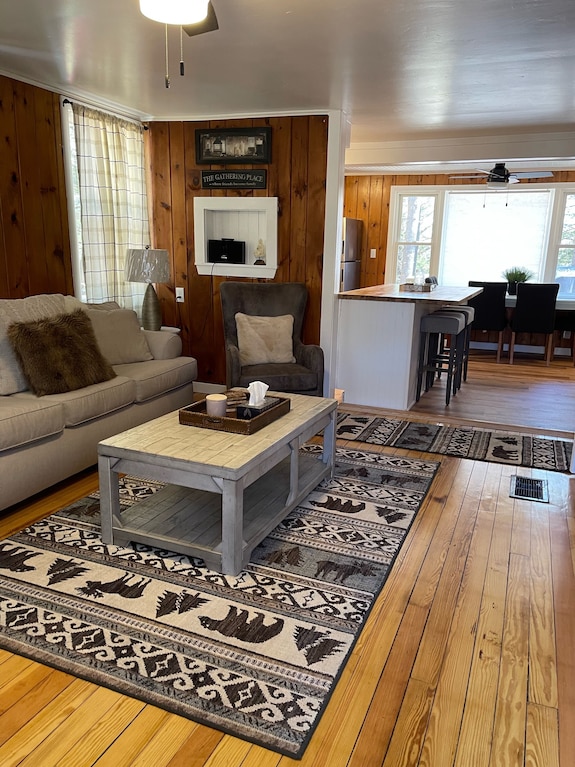 Beautiful Cottage In The Lakes Region On Hermit Lake - New Hampshire