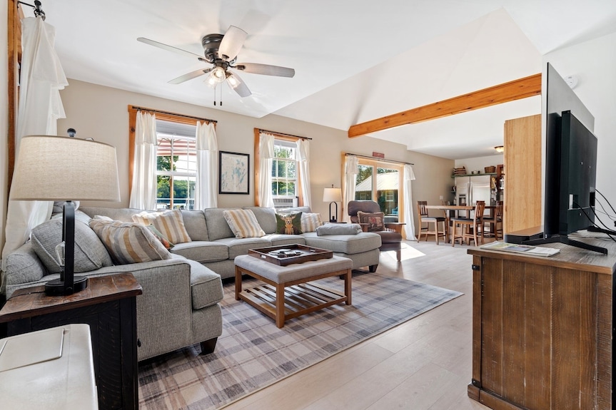 Boat Launch And Trailer Parking, Dog Friendly, Lake Great Pond - Maine