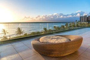 Villa, 3 quartos (Oceanfront, BBQSleeps 8 (HKH-501)) | Vista do quarto