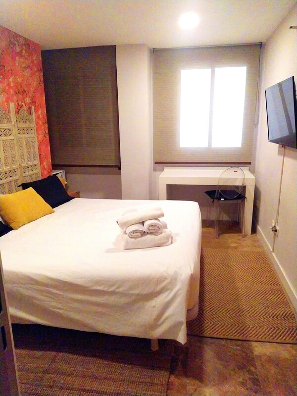 Ha Apartahotel Quo Eraso - Madrid