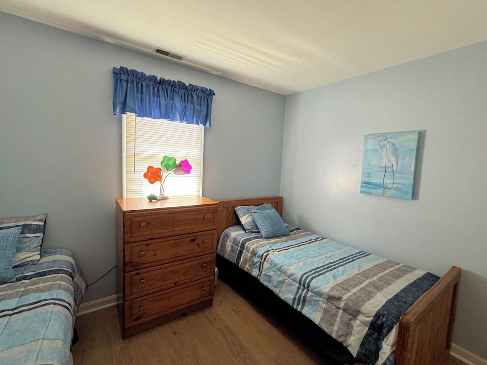 Misty Manor - 3br Home, Sc. Porch & Pet Friendly. No Linens Provided - Chincoteague, VA
