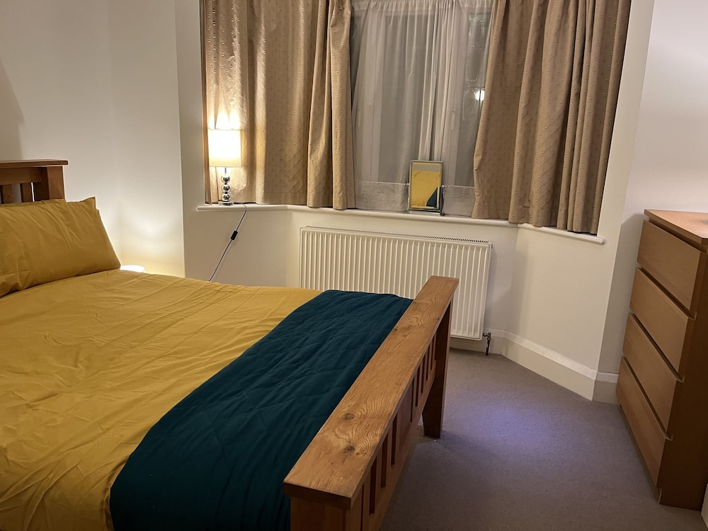 Large London Home With Fantastic Living Area, Free Parking And Lovely Location - 倫敦