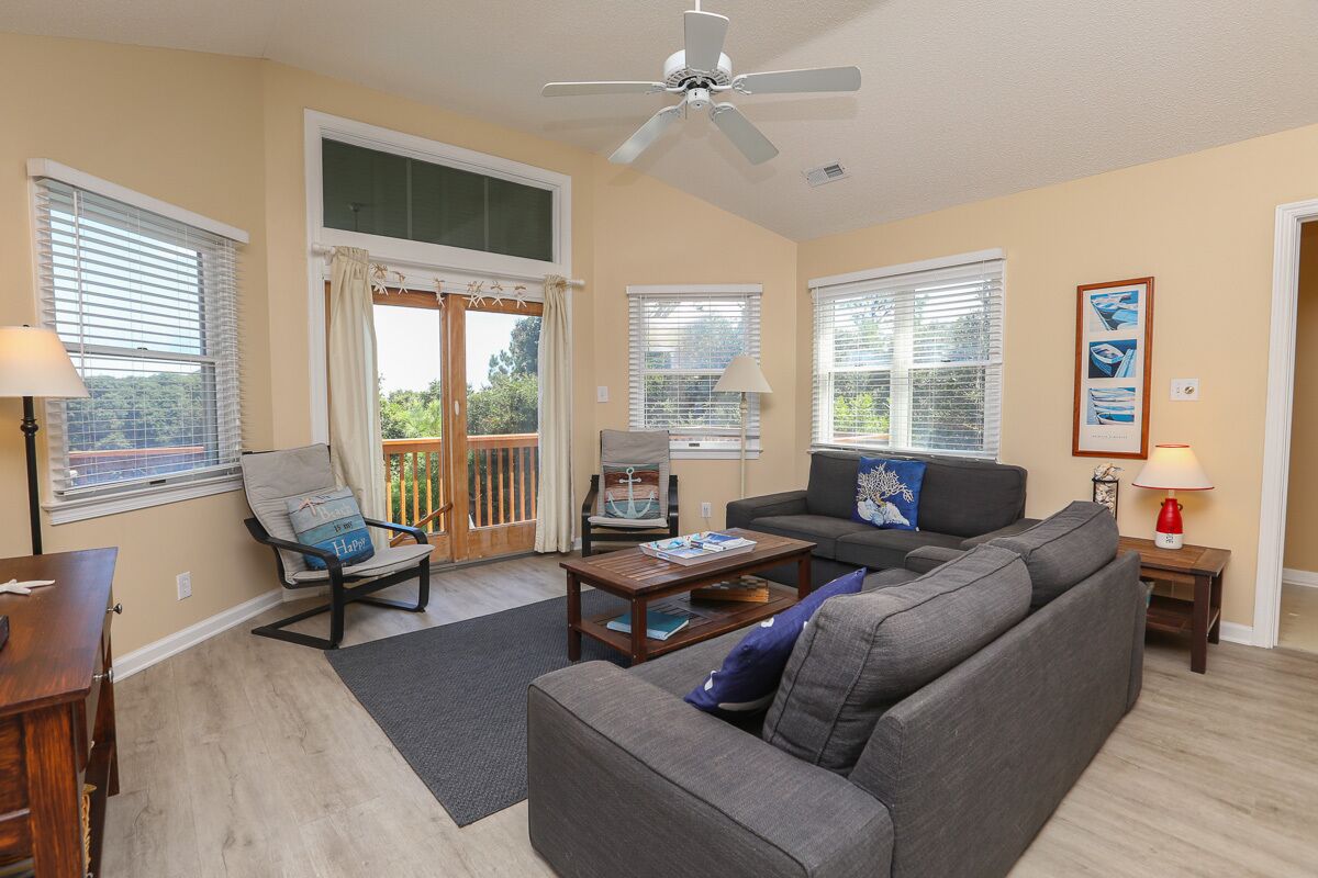 Top Of The Hill - High Dune Location, 4 Br Home W/private Pool And Dogs Allowed - Kitty Hawk, NC