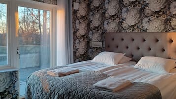 Suite-Estúdio Standard, 1 cama king-size e sofá-cama | 1 quarto, secretária, Wi-fi grátis, roupa de cama fornecida