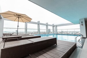 Bar à beira da piscina