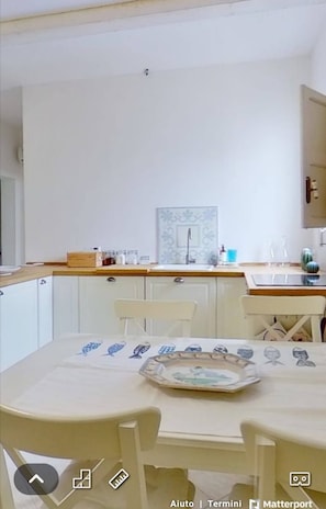 Apartamento, 2 quartos, varanda, Vista para a cidade | Interior