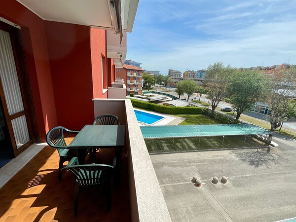 Studio With Balcony And Pool - Caorle