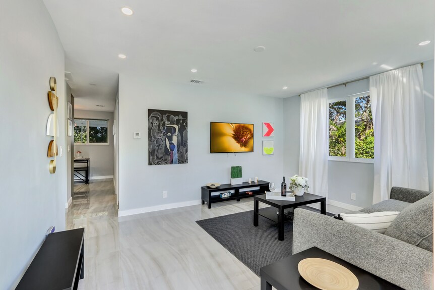 Hallandale 1039 - Lakeside Dream: Trendy Design & Near Beach - Miramar, FL