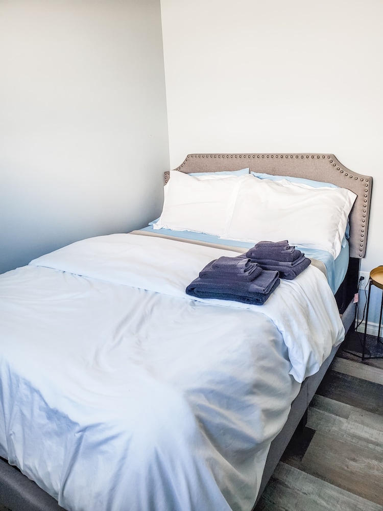 Boho Retreat - Private 3 Beds, 1 Bath - Timmins