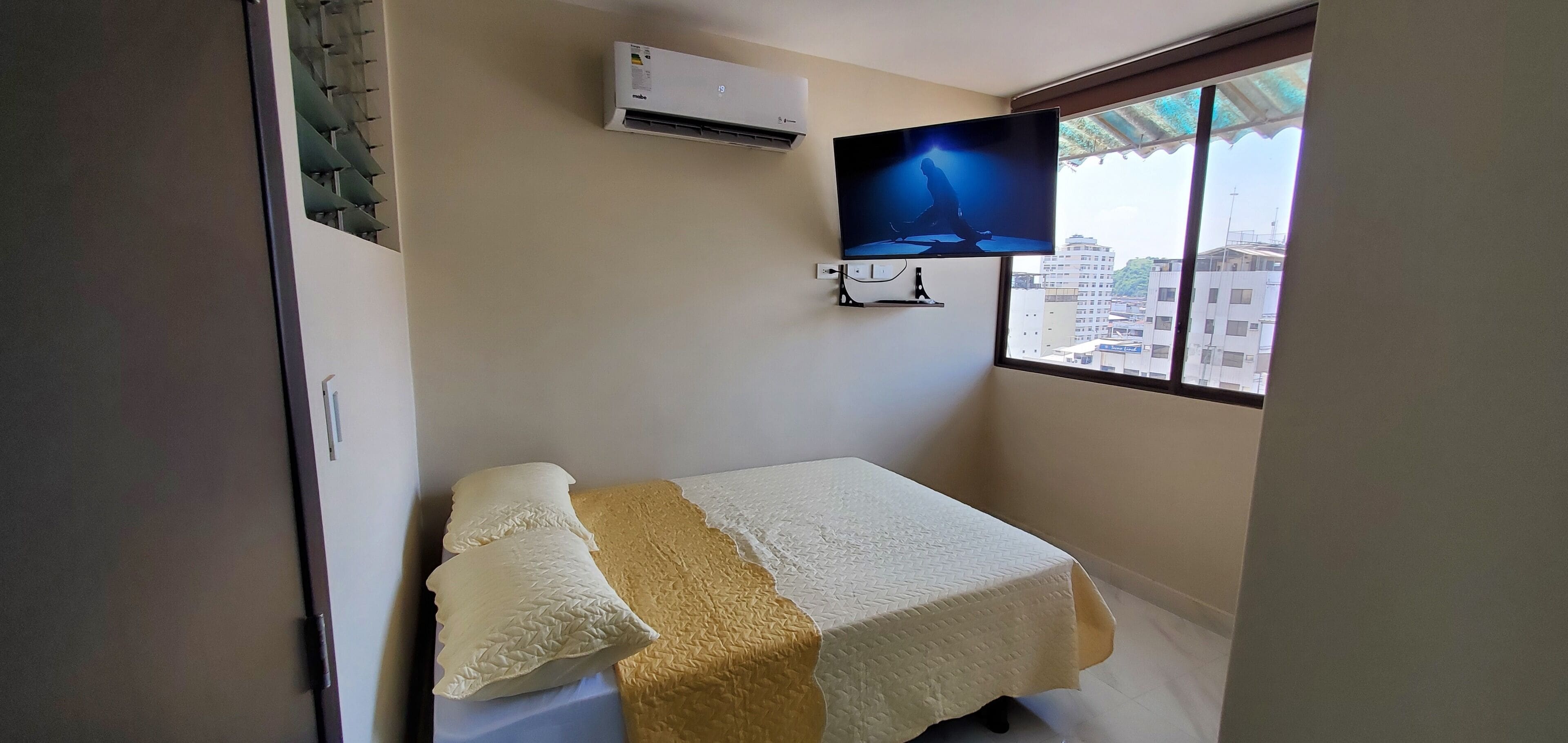Apartamento conforto, 1 quarto | 1 quarto, individualmente decorados, ferros/tábuas de passar roupa