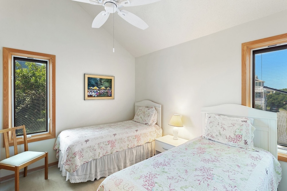1222 Asher * Oceanfront * Dune Top Deck - Corolla, NC