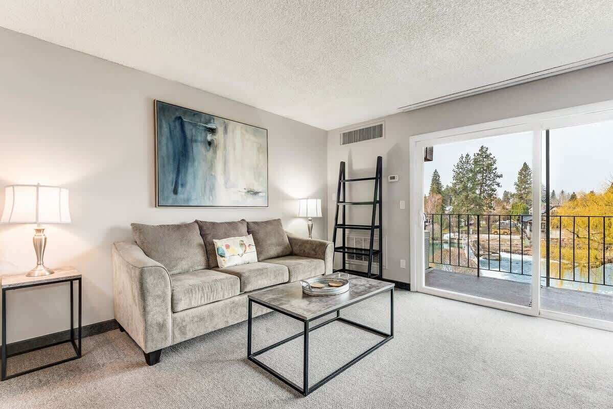 Second-floor - Riverfront Condo Near Downtown Bend - Bend, OR