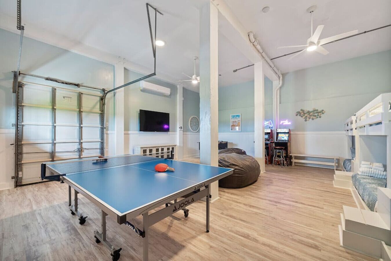 Secluded Getaway With Pool And Game Room - Galveston, TX