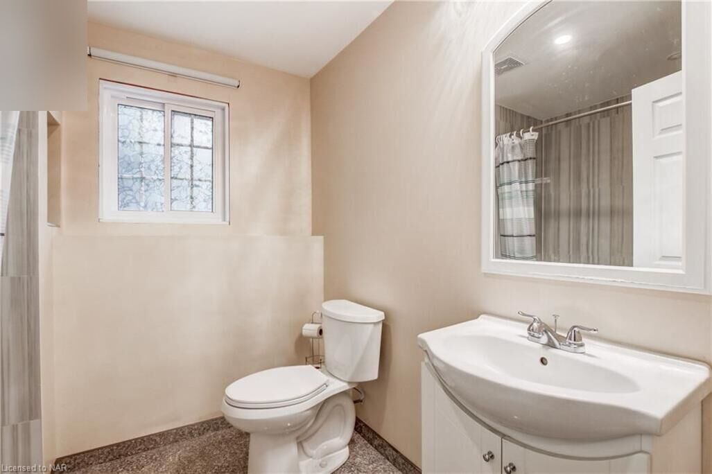 Sunrise Lower Bedroom 4 - Welland