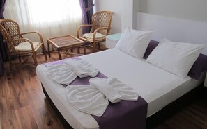 Secretária, secretária adequada para computadores portáteis 