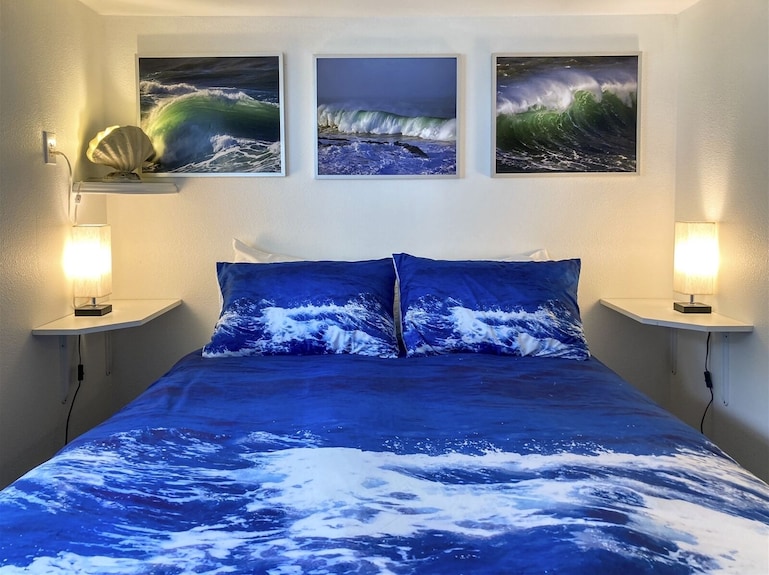 Boat House - Right On The Dock Facing The Historic Noyo Harbor And The Pacific Ocean Itself - Fort Bragg, CA