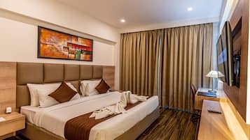 Quarto executivo | Individualmente decorados, individualmente mobiliados, escrivaninha