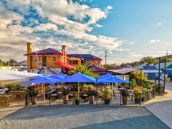 Esk Grand Hotel - Esk