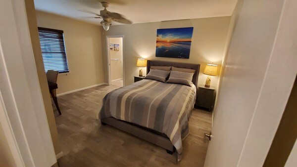 Updated Coastal Design Lake House, On Lake With Dock - Okeechobee