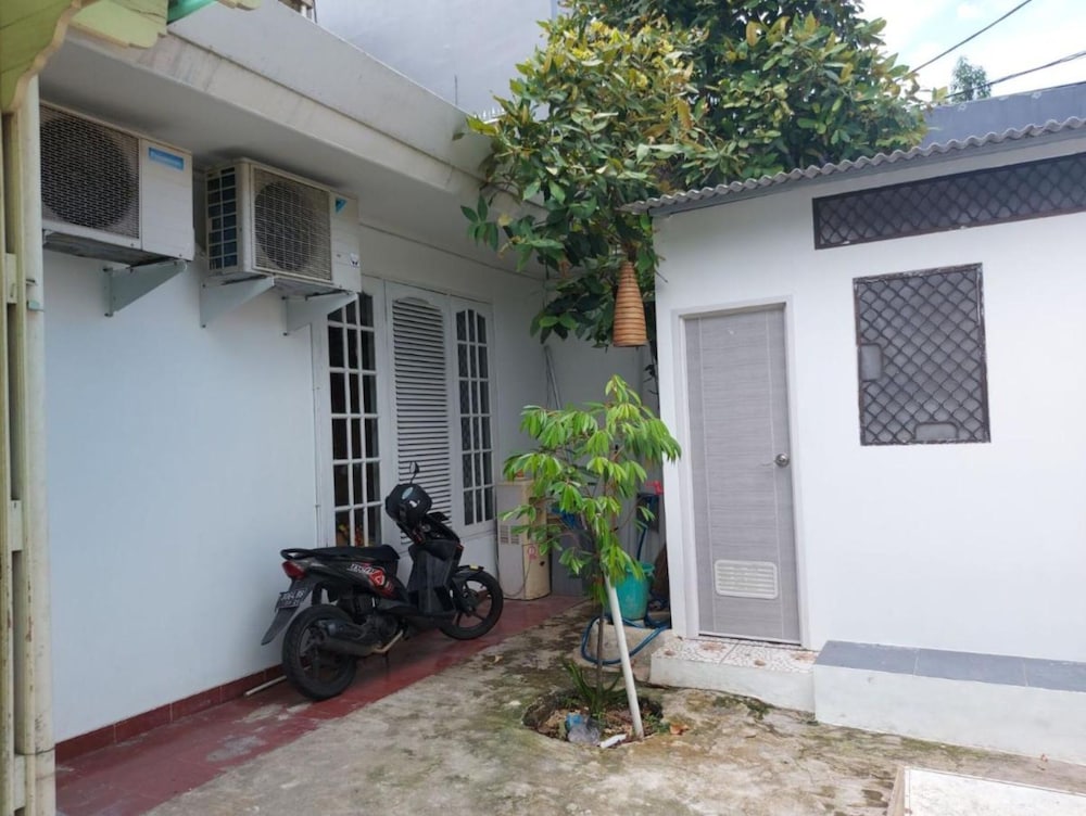 Eiffel Residence Tarakan By Zuzu - Jakarta
