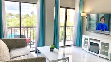 Apartamento (2 Bedrooms) | Sala de estar | Televisor