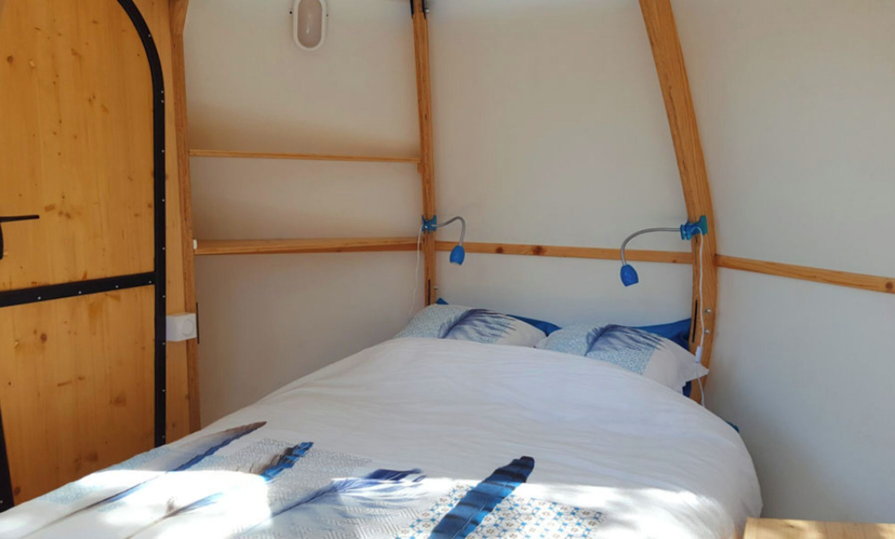 La Caravane Et Sa Goutte Deau - Saint-Péray