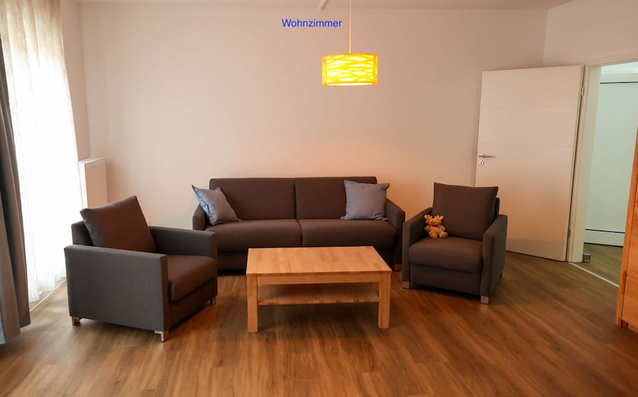 Freundliche Wohnung Mit Parkplatz Und Terrasse - Mecklenburg-Vorpommern