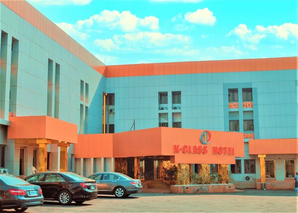K-class Hotel - Abuya