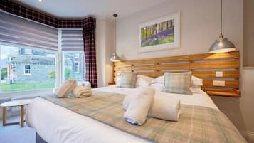 2 quartos, individualmente decorados, individualmente mobiliados