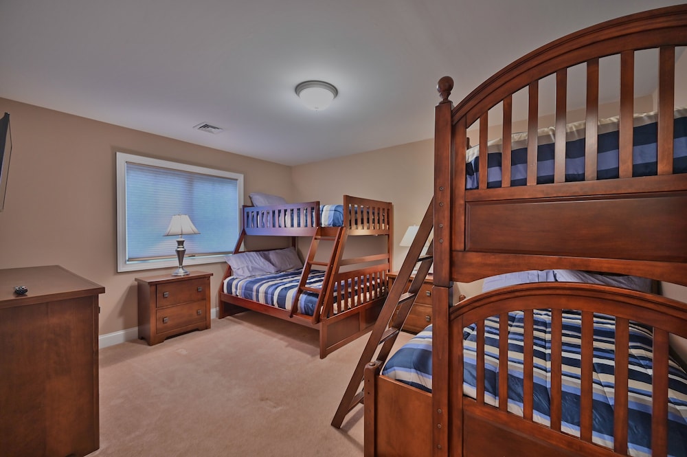 Boulder Bliss - 4bd 3ba Minutes From 2 State Parks And 2 Lakes In The Poconos - Pensilvania