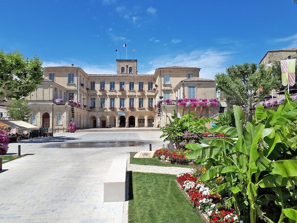 Gite For Up To 6 People With A Magnificent View Of The Lake - Grignan