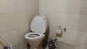 Quarto casal luxo | Banheiro | Chuveiro, produtos de toalete grátis, toalhas de banho