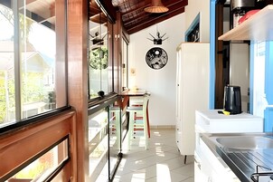 Suite | Cozinha privada | Um micro-ondas no espaço comum 