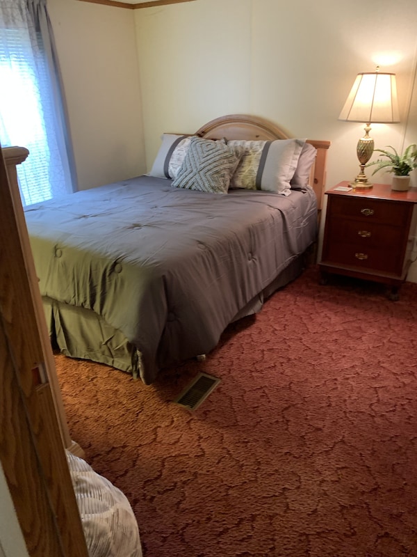 Mobile Home. Everything You Need. Minutes To Water - Kentucky Lake