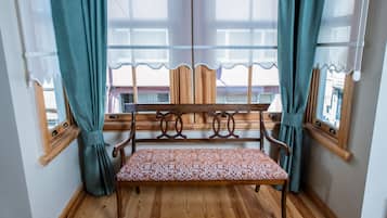 Quarto Triplo Familiar | Lençóis de algodão egípcio, roupa de alta qualidade, minibar