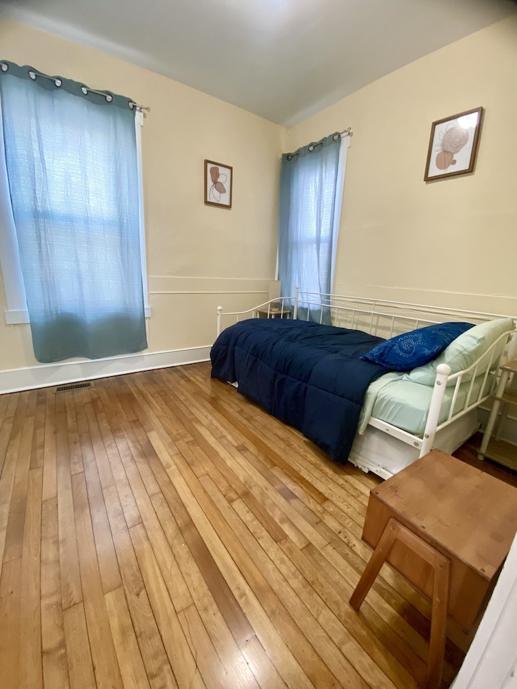 Cozy, 2 Br Apt In Worcester Close To Downtown, Palladium, Dcu Center, Polar Park - Worcester, MA