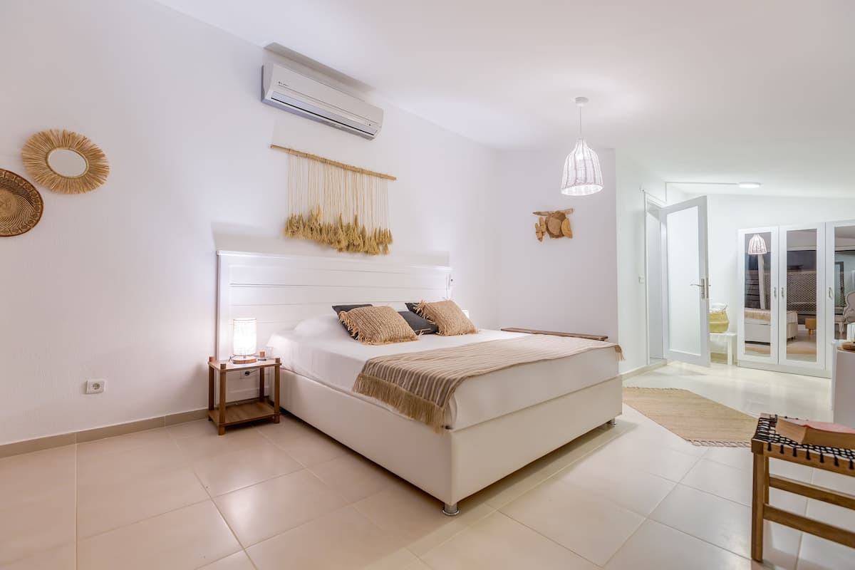 Quarto Superior, terraço, vista para o mar | Roupa de alta qualidade, com decoração personalizada