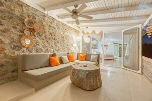 Quarto Sénior, vista para o mar | Terraço/pátio interior