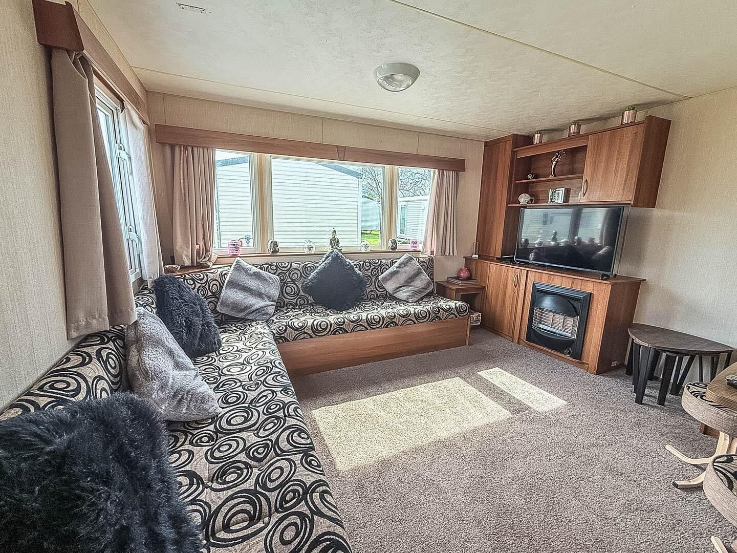 8 Berth Caravan With Decking At Sunnydale In Lincolnshire Ref 35087s - Mablethorpe