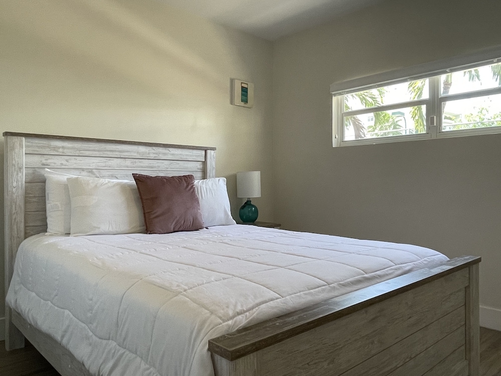 7mile Pool/seaside Bliss - 2bed 2bath Ground Suite - Cayman Islands