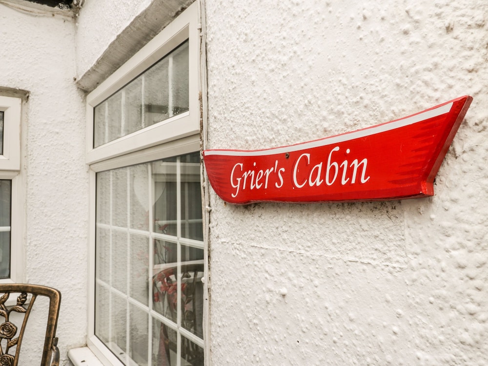 Griers Cabin - Whitby, UK