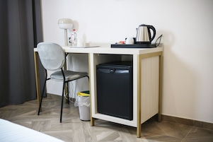 Quarto casal standard | Escrivaninha, Wi-Fi de cortesia, roupa de cama