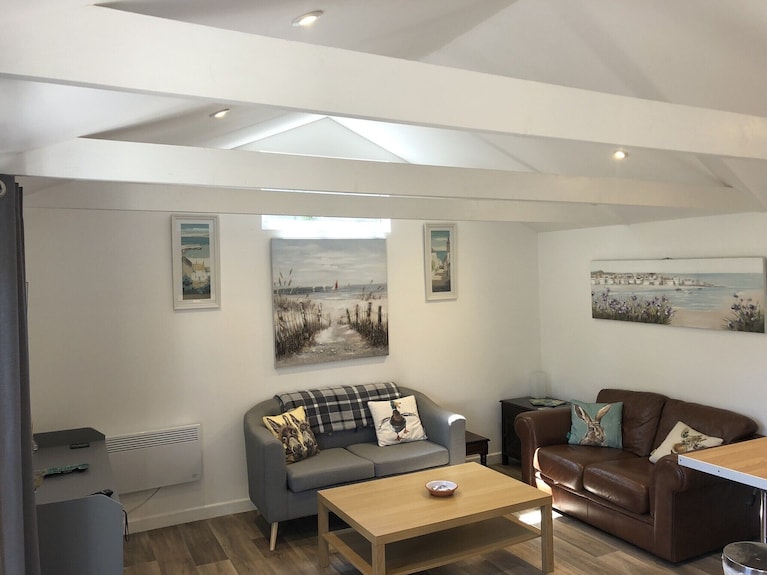 Seahorse Lodge - A Hidden Countryside Gem With Hot Tub - Troon