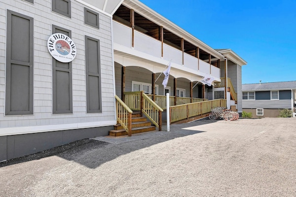 The Hideaway Hotel - Long Beach Island