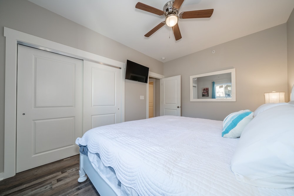 The Lookout - Lake Views, Swim, Fish, & More! - Lake Hamilton, AR