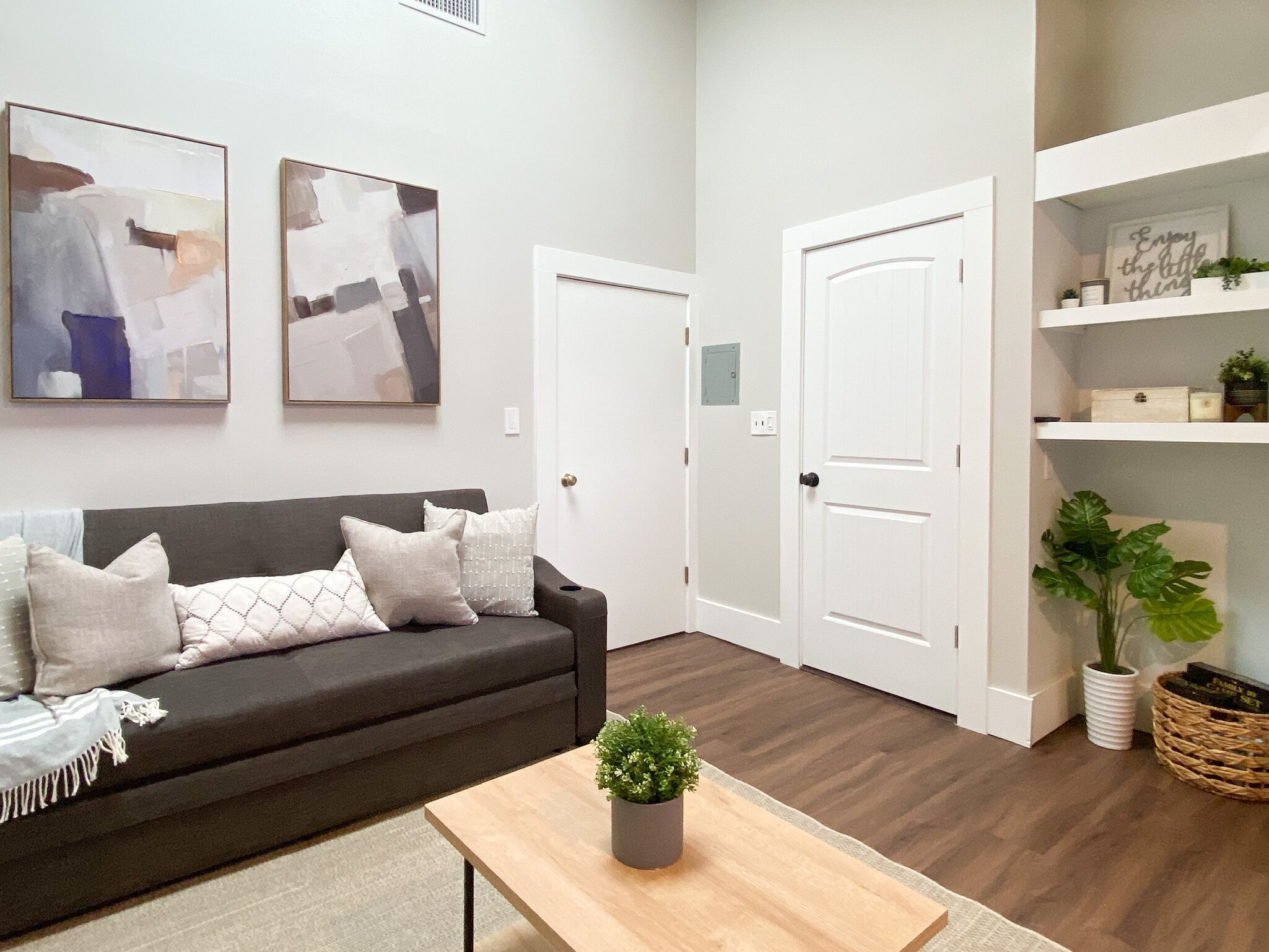 Downtown 1-bedroom Guest Suite - Vancouver, WA