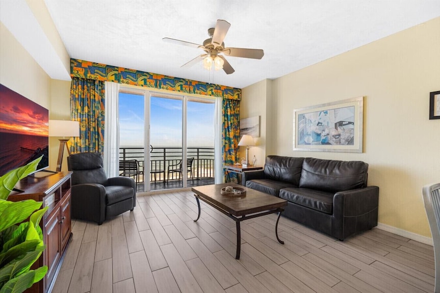 Serene Oceanfront Getaway: 1br With Private Balcony At Wyndham Oceanwalk - Daytona Beach, FL