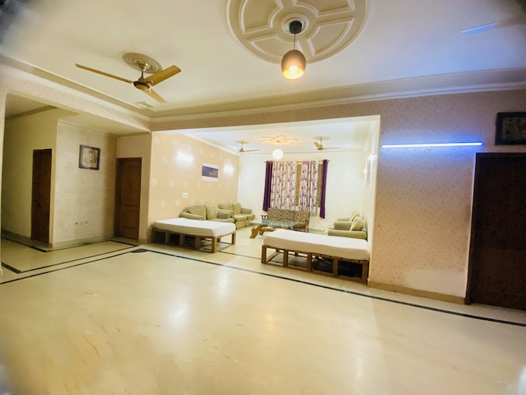 Gobravo 3bhk For Parties Near Airport & Cyber City Gurgaon - Pet Friendly - New Delhi Indira Gandhi Airport (DEL)