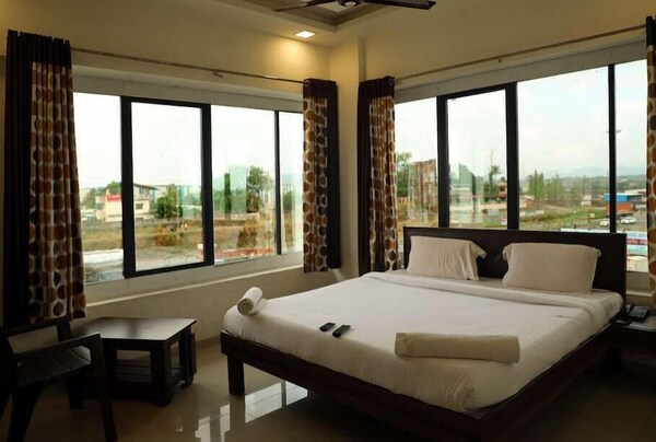 Hotel Krushna Express Inn - Nasik