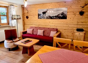 Apartamento Gallery | Sala de estar | Televisor de ecrã plano de 40 polegadas com canais digitais, televisor 